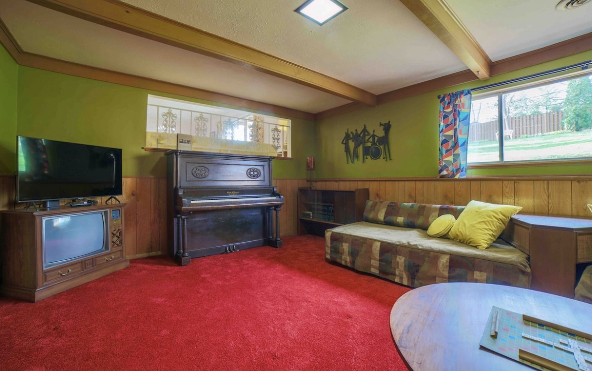 Step Back in Time: The Ultimate 1960s Retro Experience in Parma, Ohio ...